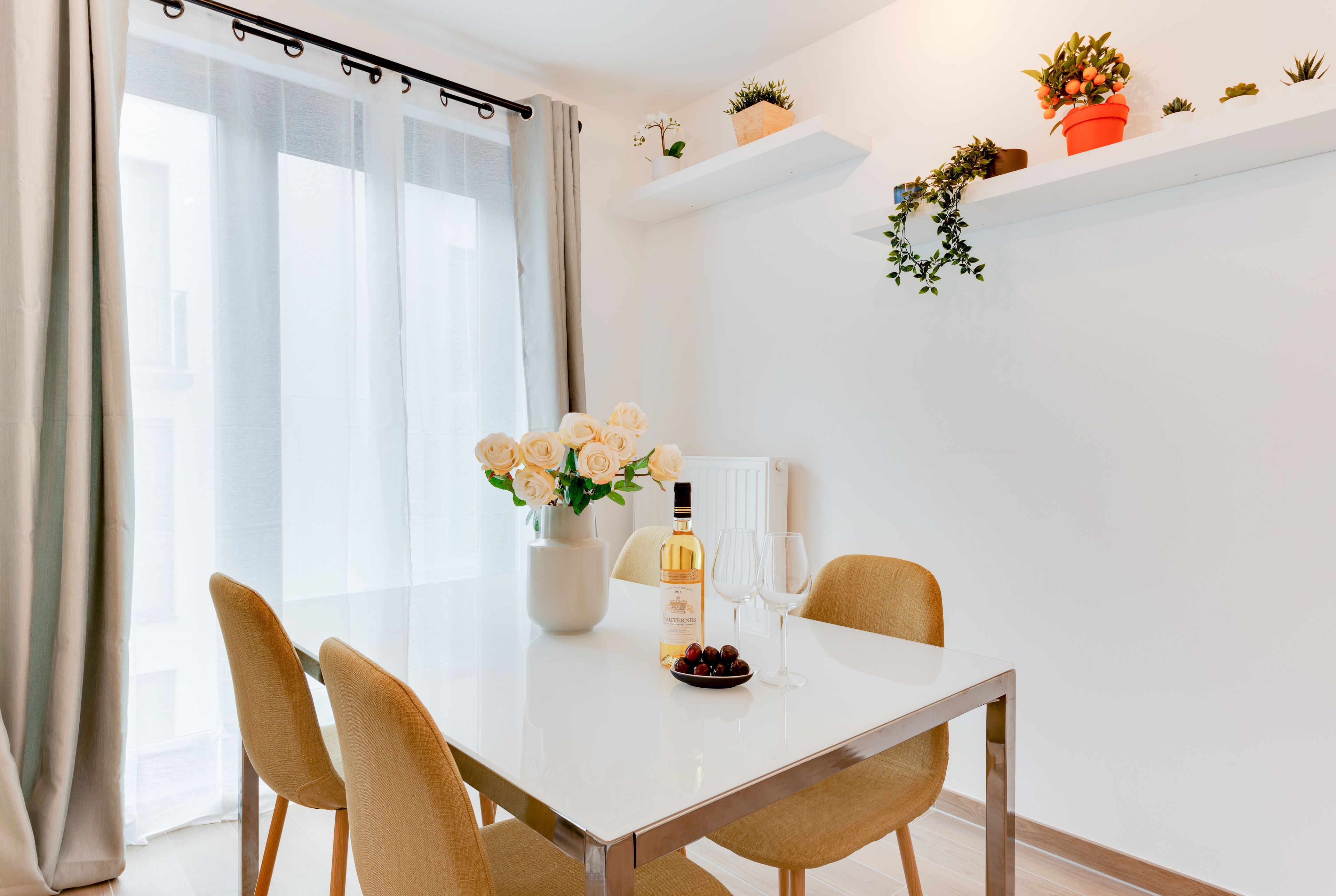 Apartamento luxo | Opções para refeição no quarto