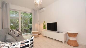 Apartamento (S56) | Sala de estar | TV de ecrã plano