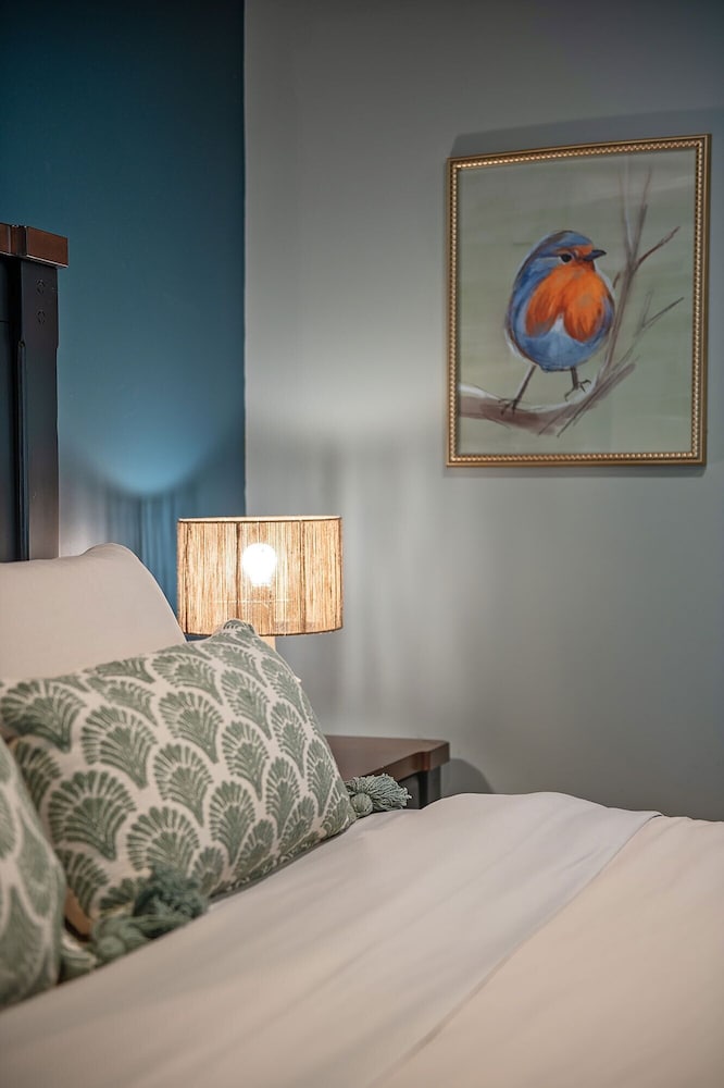 Skyuka Chalet Wooded Retreat | Spa, Pool, Firepit - Chattanooga, TN