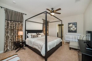 9 quartos, secretária, berço de viagem, Wi-fi grátis 