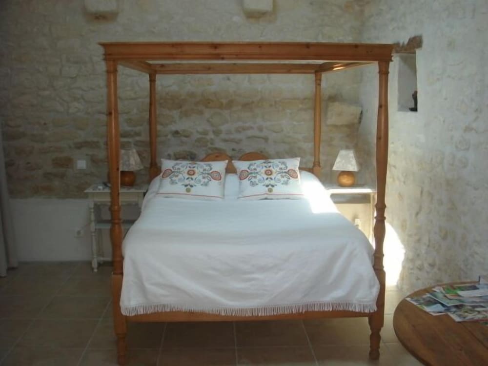 Gîte *** 4 Pers Avec Jardin Privatif Dans Village Saintongeais Estuaire à 5 Km - Mortagne-sur-Gironde