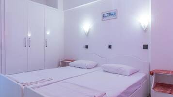 1 quarto, secretária, cortinas/cortinados opacos, Wi-fi grátis