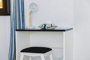 Quarto casal conforto (Bleuet) | Cofres nos quartos, cortinas blackout, quartos à prova de som