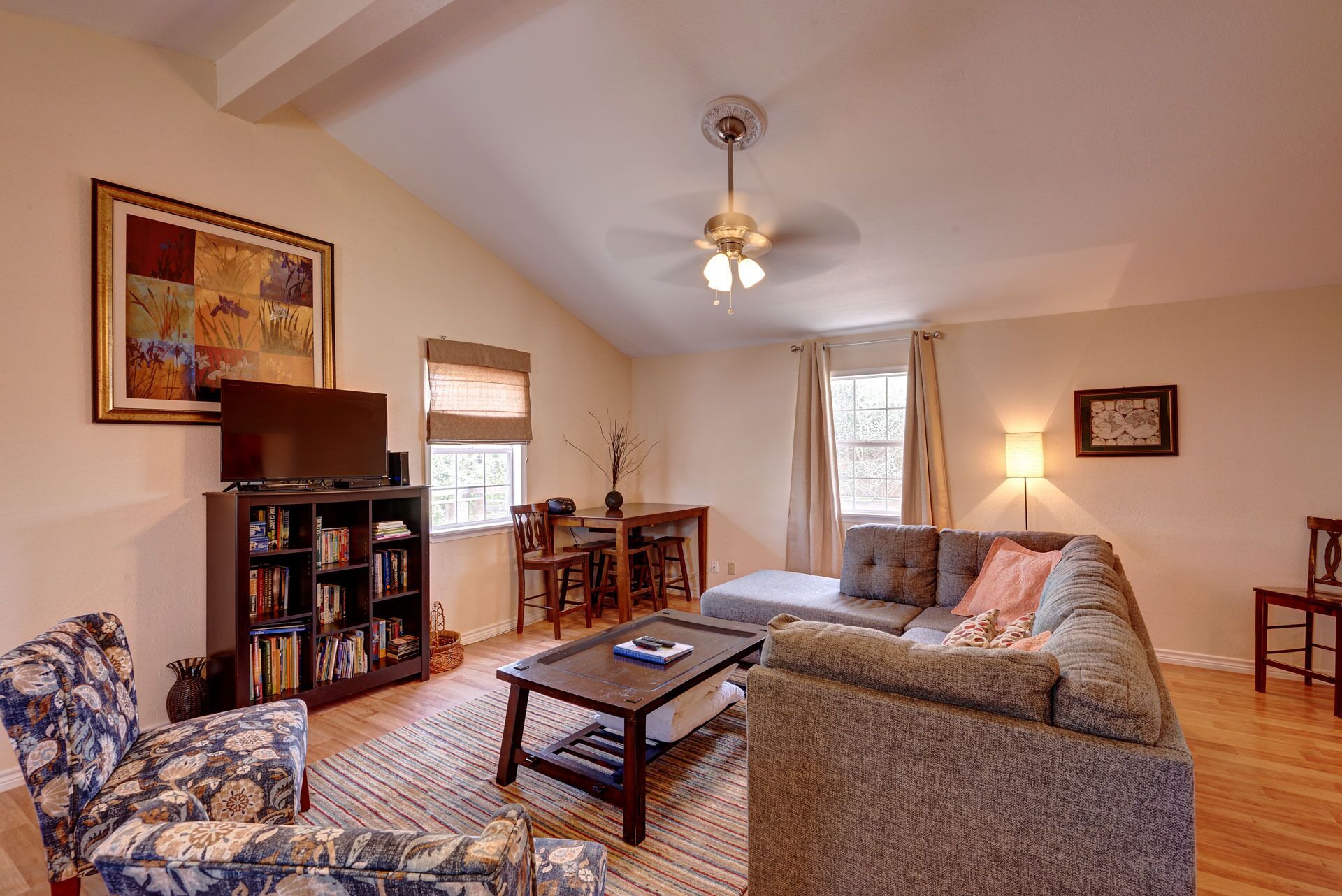 Quiet Neighborhood, Boat Parking! Great Pet Friendly Property, Lots Of Parking! King Bed. - Port Aransas, TX