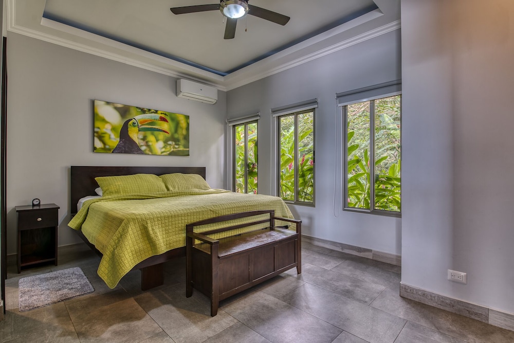 Exclusive Pool Oasis: Stunning Views! Sleeps 8, Nature's Seclusion - Costa Rica