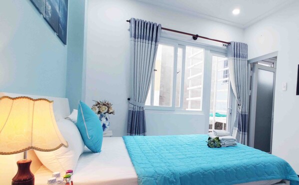 Quarto Duplo Standard para 1 Pessoa, vista para a montanha | Com mobília individualizada, secretária, cortinas/cortinados opacos