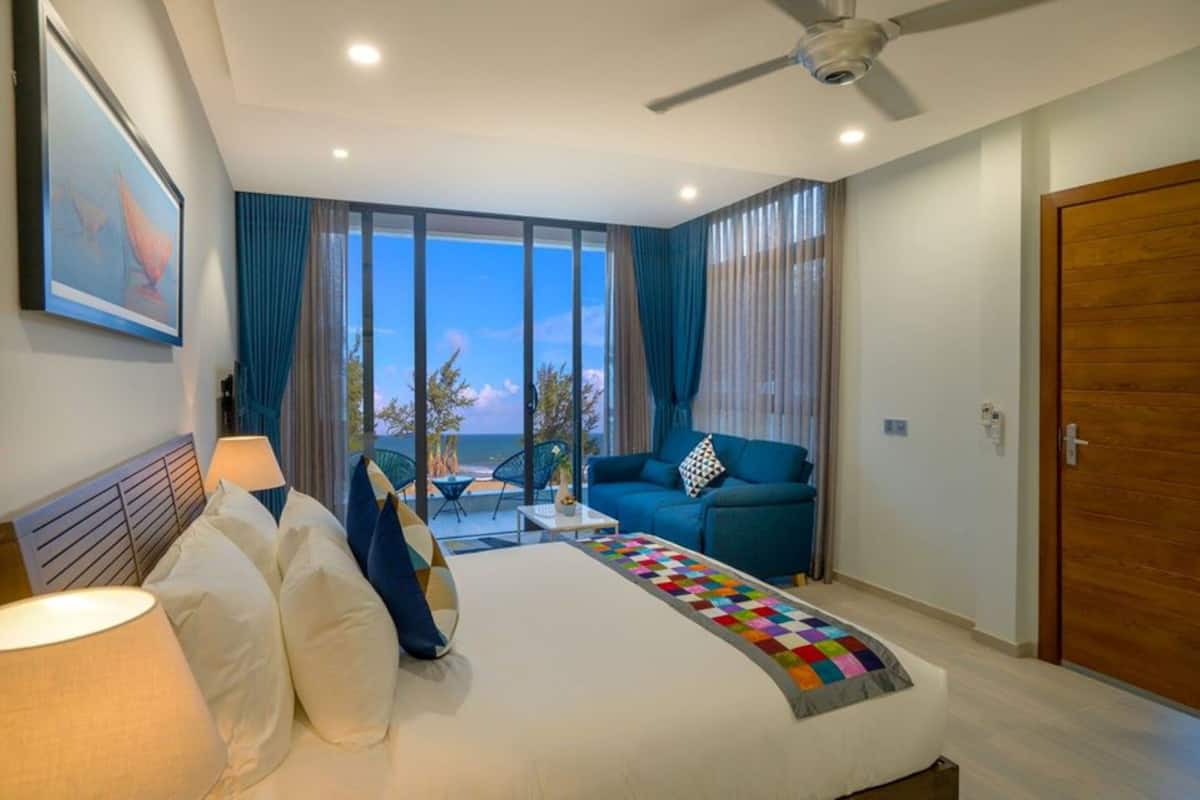 Quarto Duplo Deluxe, vista para o mar | Lençóis de algodão egípcio, roupa de alta qualidade, minibar