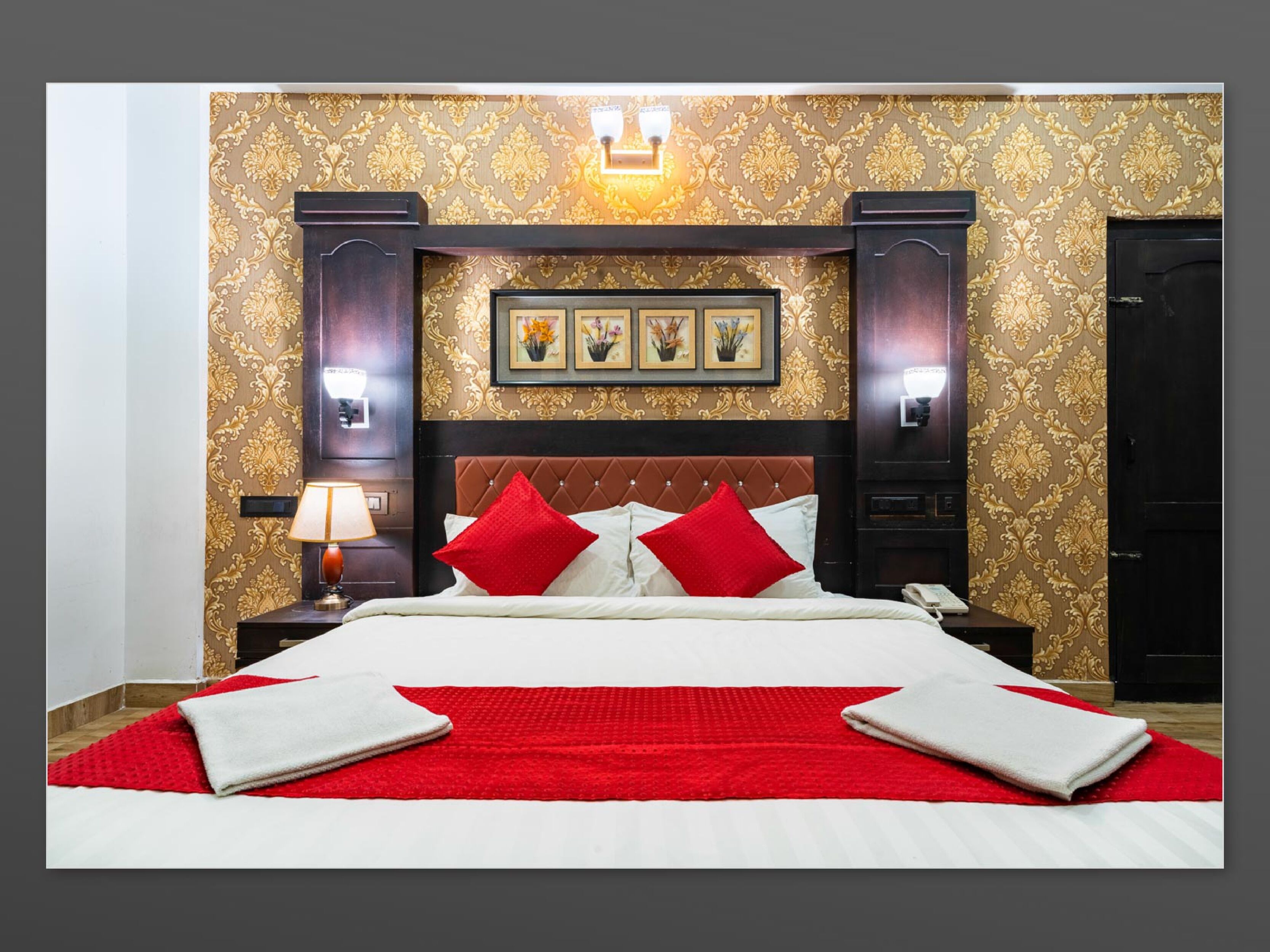 Roupas de cama premium, cofres nos quartos, escrivaninha