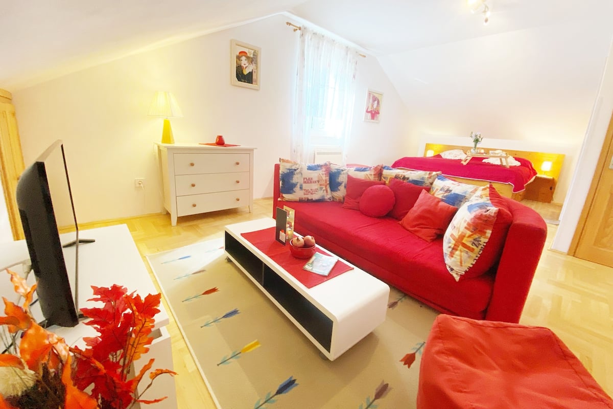 Apartamento Superior, 2 quartos, varanda | 2 quartos, ferro/tábua de engomar, berço de viagem, Wi-fi grátis