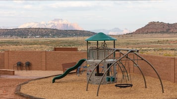 Área de recreio para crianças (ao ar livre)