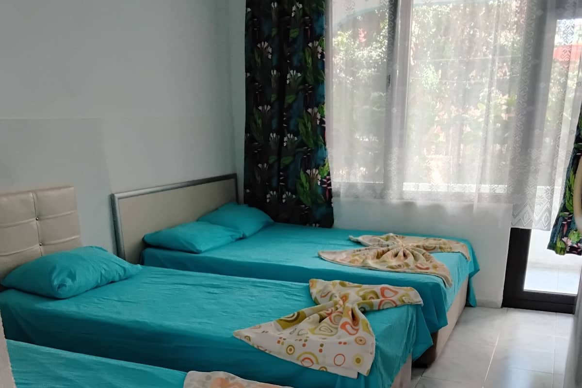 Quarto Económico | Wi-fi grátis, roupa de cama fornecida
