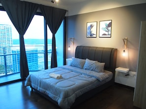 Quarto (Harbour Suites Studio) | Secretária, secretária adequada para computadores portáteis 