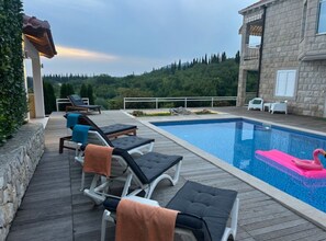 Vila (Three Bedroom Villa with Terrace and ) | Piscina | Piscina externa sazonal