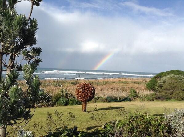 Craypot Cottage - Getaway from town or city. Beachfront cottage ...