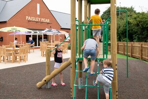 Área de recreio para crianças (ao ar livre)