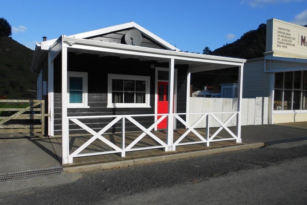 Whanga Butcher Shop Whangamomona - New Zealand