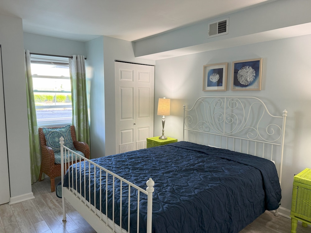 Beautiful Bayside Condo - Perfect Sunsets And Short Walk To Beach - 56th Street - Ocean City, MD