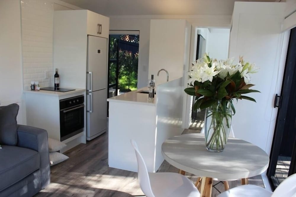 Godden Cottage, Your Perfect Getaway Space In The Heart Of Everything - North Shore