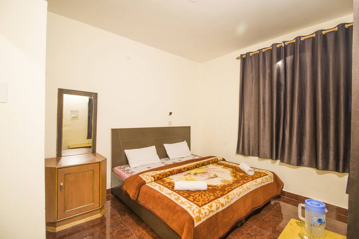 Quarto Duplo Básico | Cofre no quarto, ferro/tábua de engomar, Wi-fi grátis