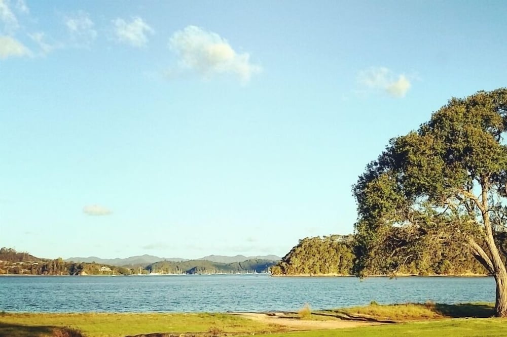 Solo Una Breve Passeggiata Per L'acqua O In Città - Paihia