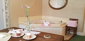 Suite de Luxo | Banheira de hidromassagem