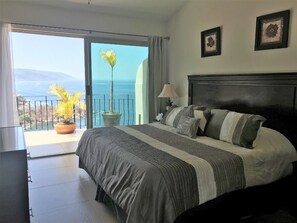 Apartamento Panorâmico em Condomínio Fechado, 2 quartos, vista para o oceano (A4) | Cofre no quarto, com decoração personalizada