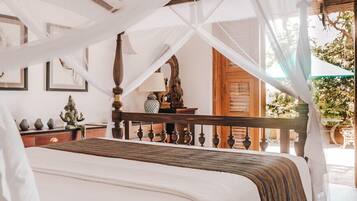 Quarto Clássico com Cama de Casal | Minibar, cofre no quarto, com decoração personalizada