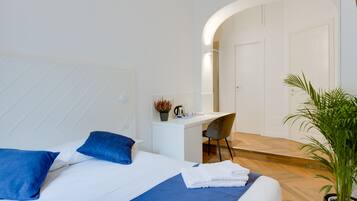 1 quarto, minibar, cofre no quarto, secretária