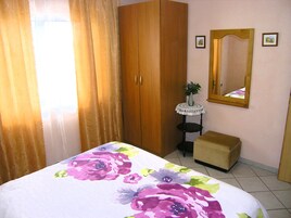 Apartamento (A1) | Wi-fi grátis, roupa de cama fornecida