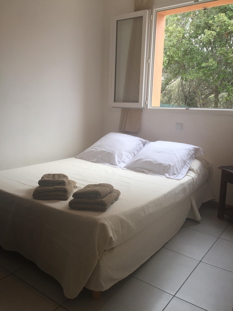 Appartement Avec Jardin,bel Appartement Proche Du Centre Ville Et De La Plage. - Belgodère