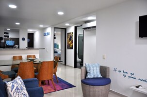 Suíte júnior, 1 quarto | Sala de jantar