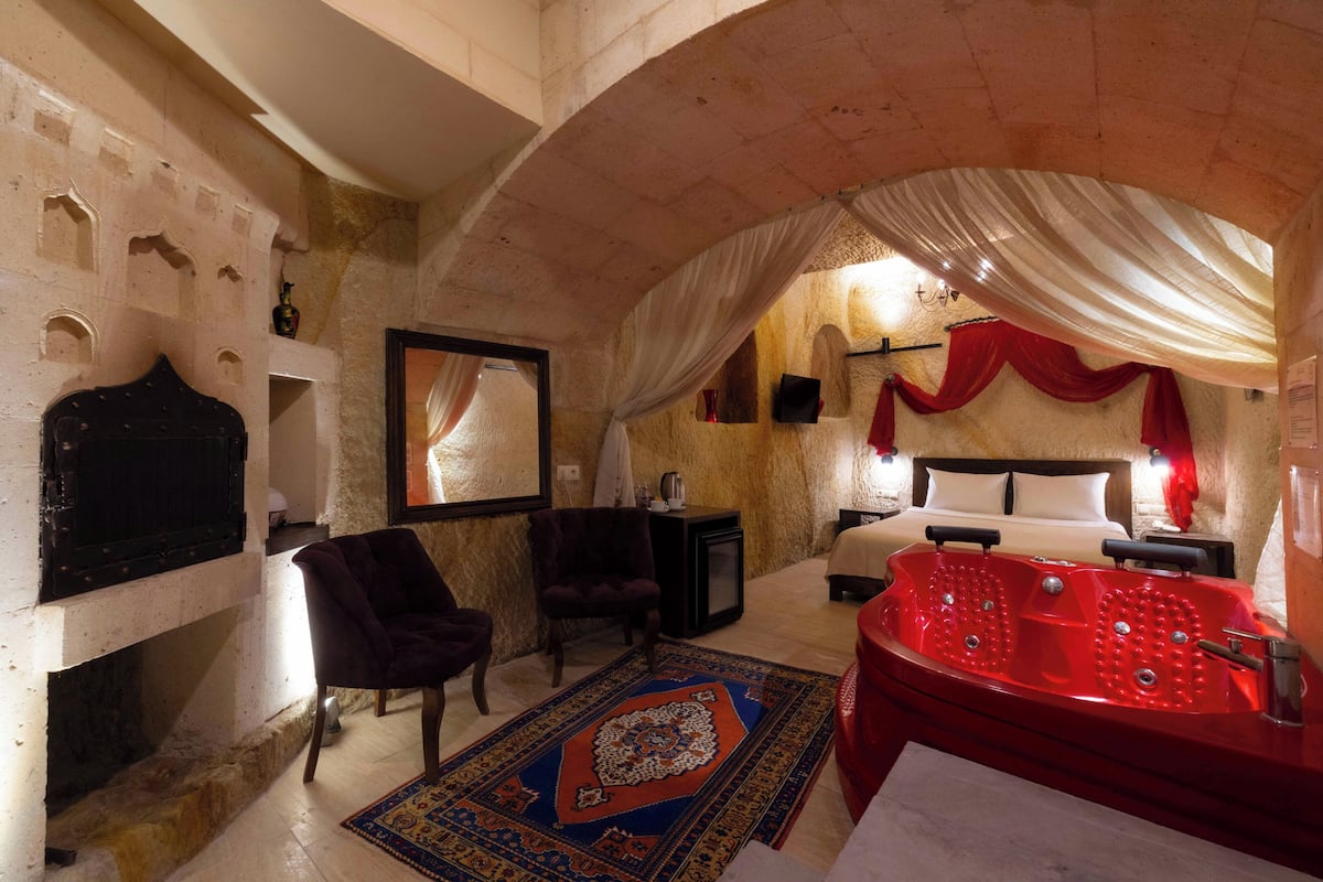 Quarto Duplo Deluxe (Ambar Cave) | Minibar, com decoração personalizada, Wi-fi grátis