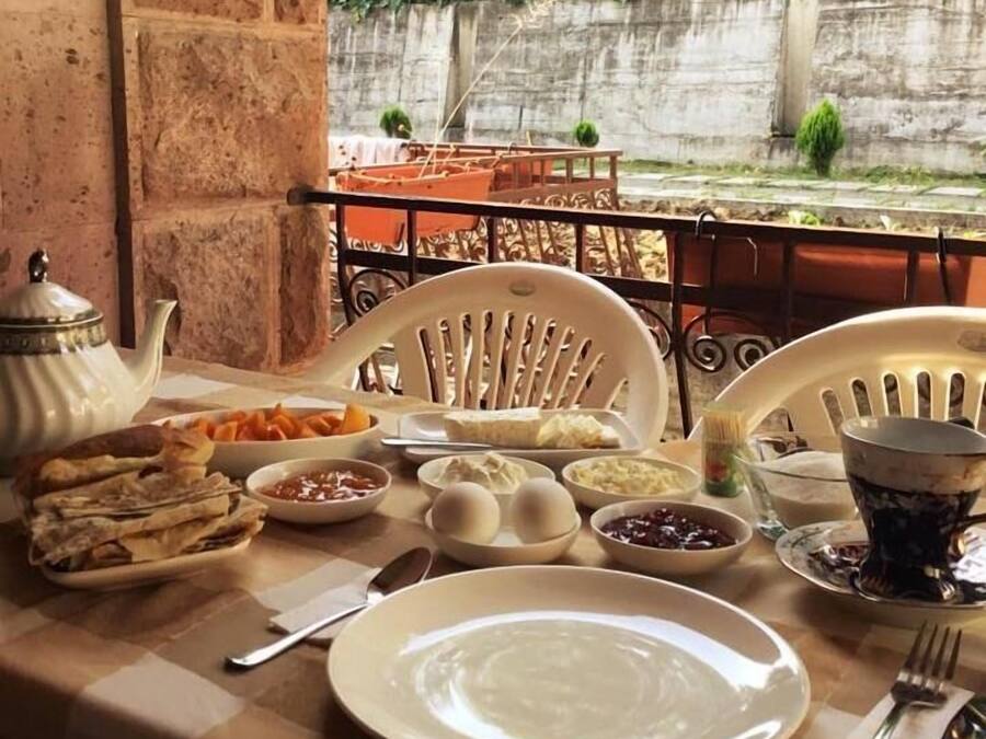 Pequeno-almoço inspirado na cozinha local diário (3000 AMD por pessoa)