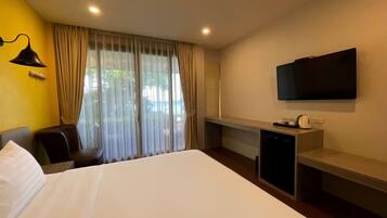 Deluxe Room with Pool View | Vista do quarto