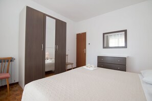 Wi-Fi de cortesia, roupa de cama
