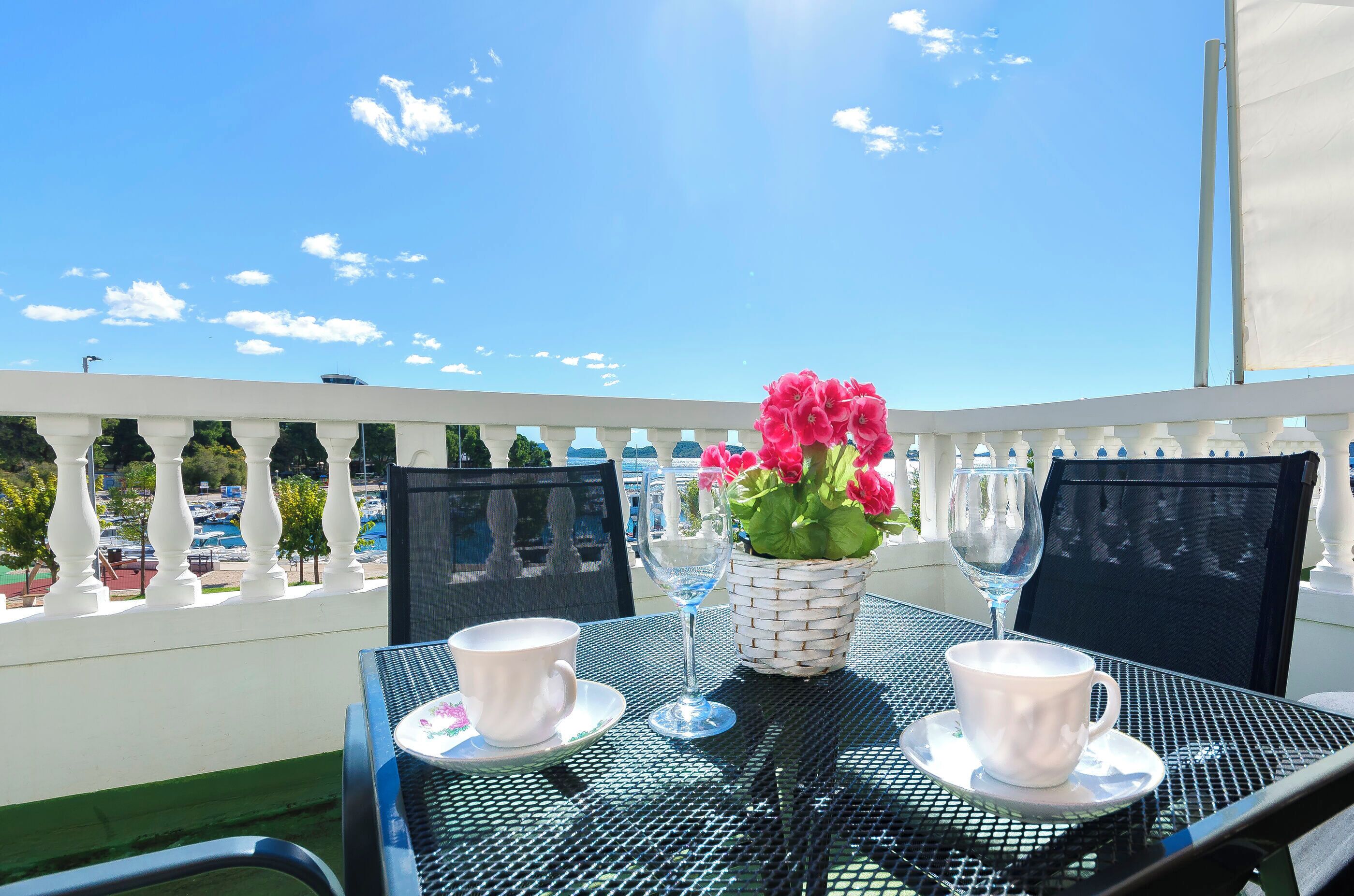 Quarto (S2) | Vista para a água