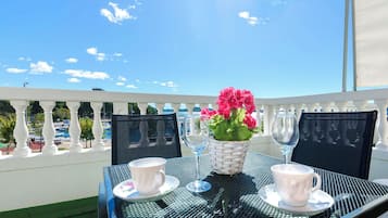 Quarto (S2) | Vista para a água