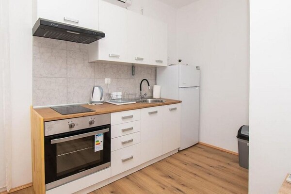 Apartment Center And Beach - Vodice