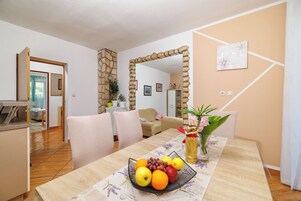 Apartamento (A1) | Restaurantes