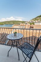 Apartamento (A1) | Vista para a água