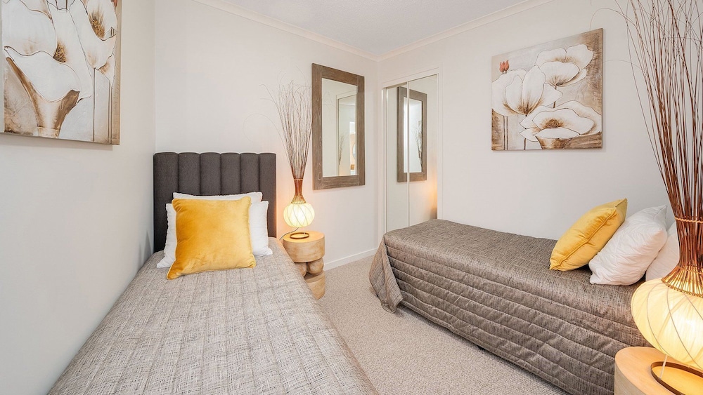 Grand Pacific Unit 104 - Caloundra