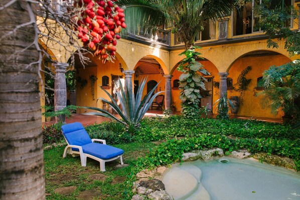 Hacienda - Hidden Gem in Jungle w/ Waterfall Pool & 5 min. Xcaret ...