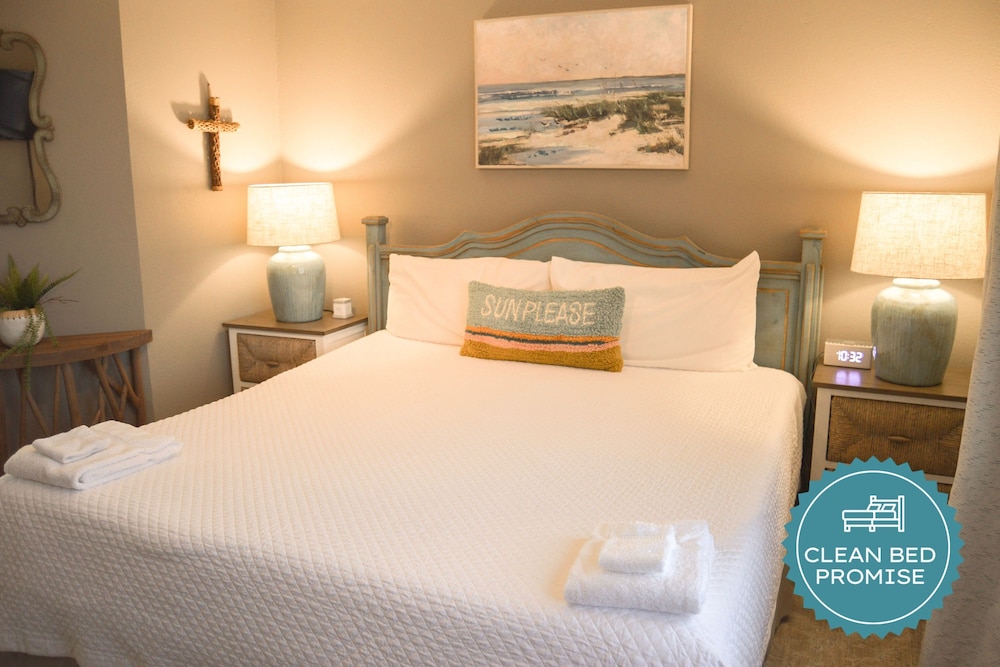 Island Escape W/ Water Views, Balcony, Boat Slip + Washer & Dryer! - 코퍼스크리스티