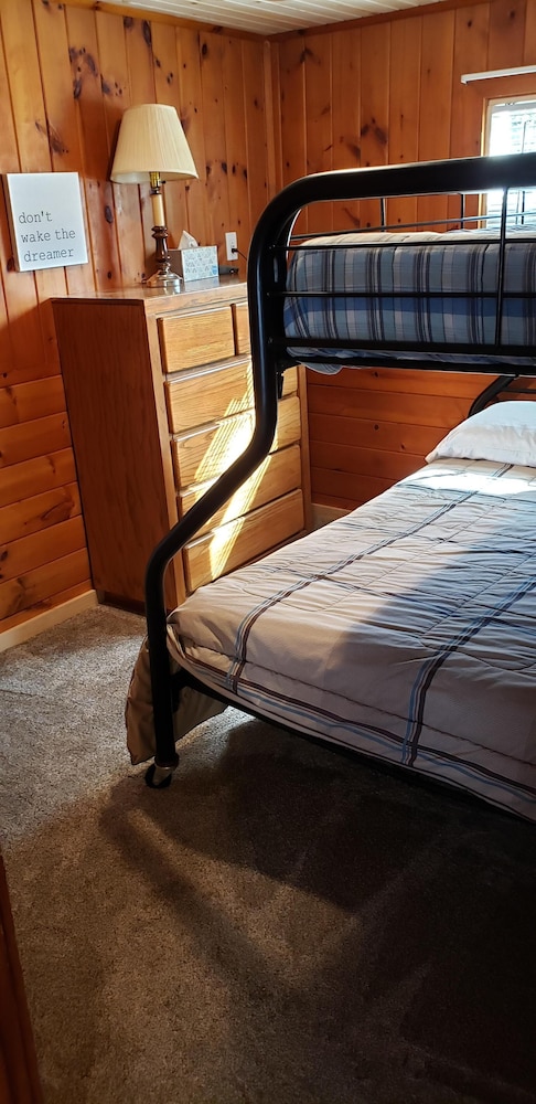 Newly Renovated From Top To Bottom. Northwoods Cabin On The Shores Of Somo Lake - Wisconsin