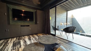 Suite Deluxe | Edredões de penas, secretária
