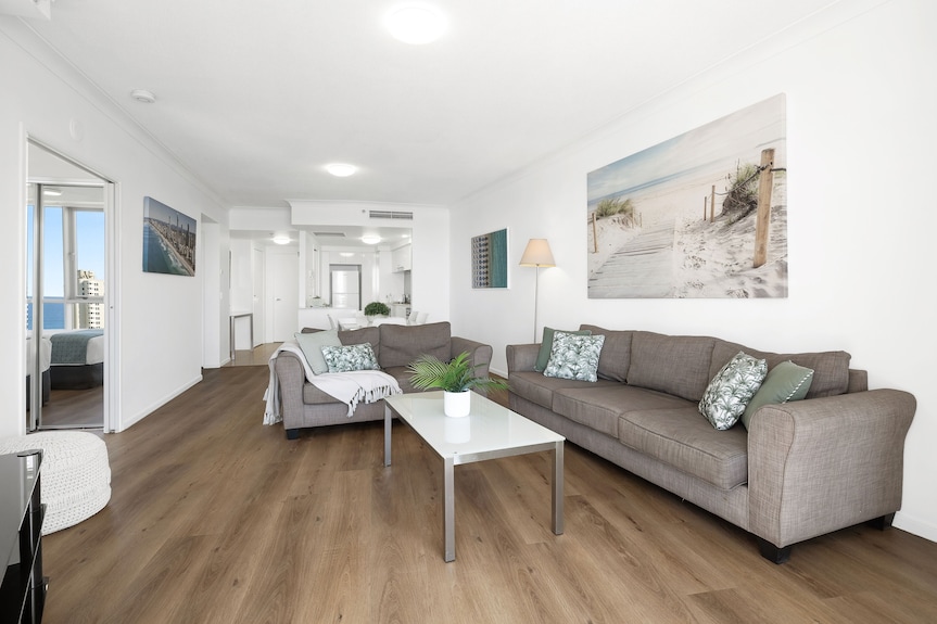 Chevron Renaissance Ocean View - Surfers Paradise