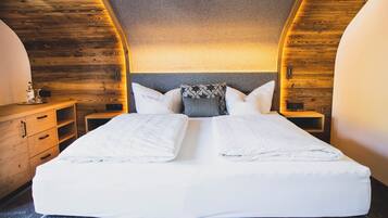 Deluxe Doppelzimmer | Sala de estar | Tablet, escritórios