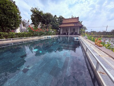 Ayutthaya Garden River Home