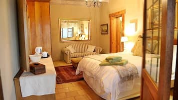 Quarto Familiar (Large Family Unit) | 1 quarto, minibar, com decoração personalizada