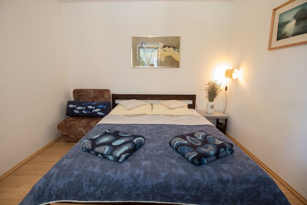 1 quarto, escrivaninha, quartos à prova de som